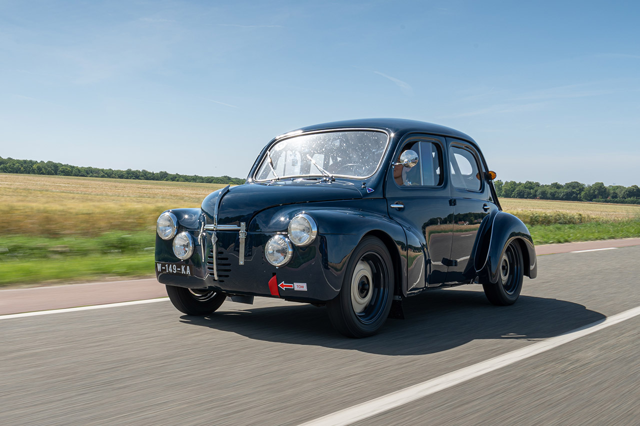 Renault. Quand la 4CV de route rencontre celle de course