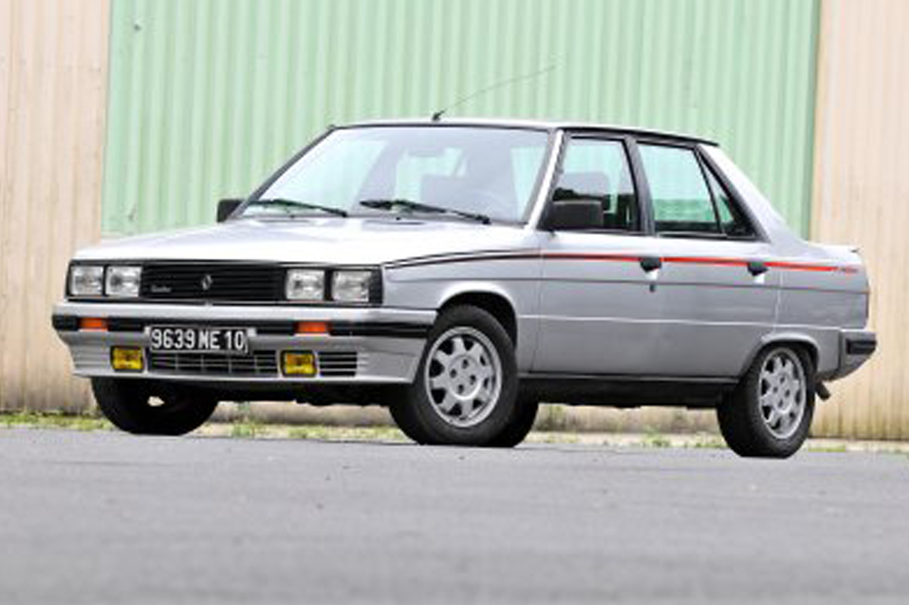 Photo 5 - Renault 9 Turbo vue avant couleur grise - Rétromobile 2017 ...