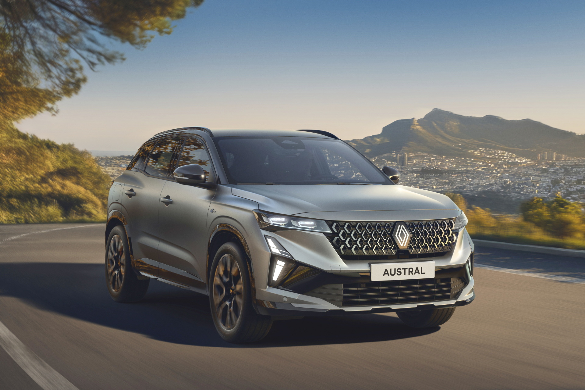 Renault. Plus de 150 000 E-Tech hybrides à reprogrammer pour éviter une ...