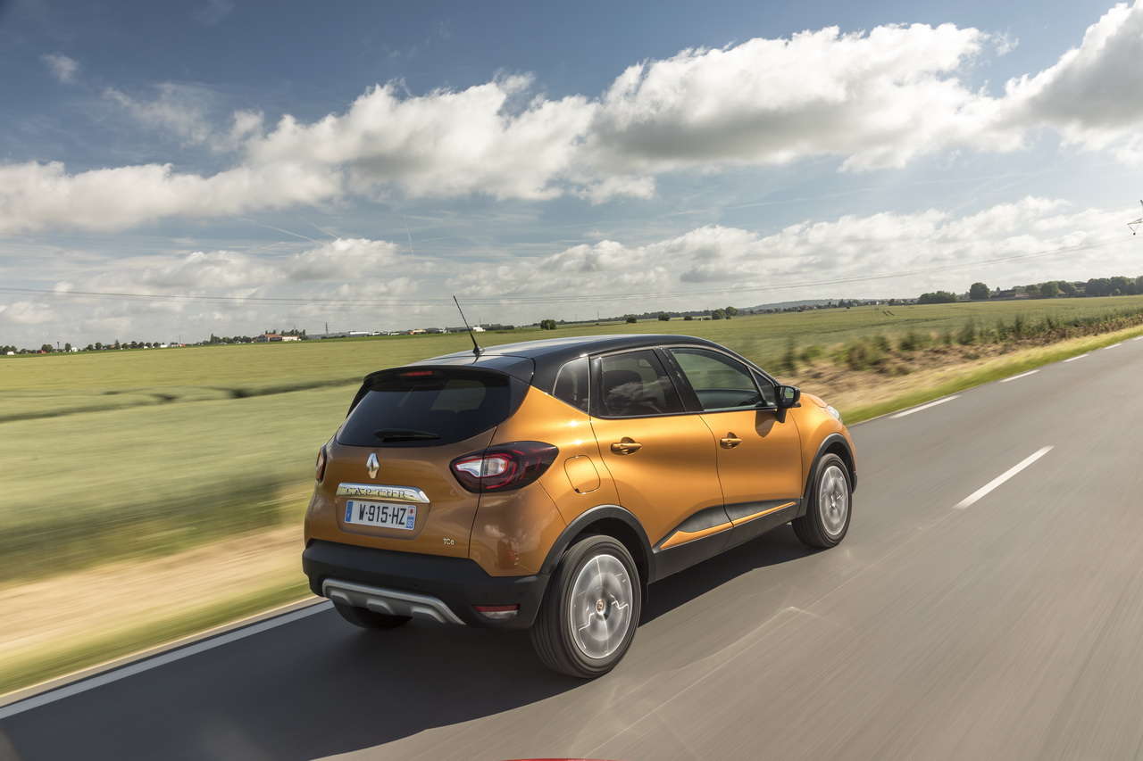 Photo 60 - Renault Captur Intens orange 2017 vue arrière droite - Essai ...