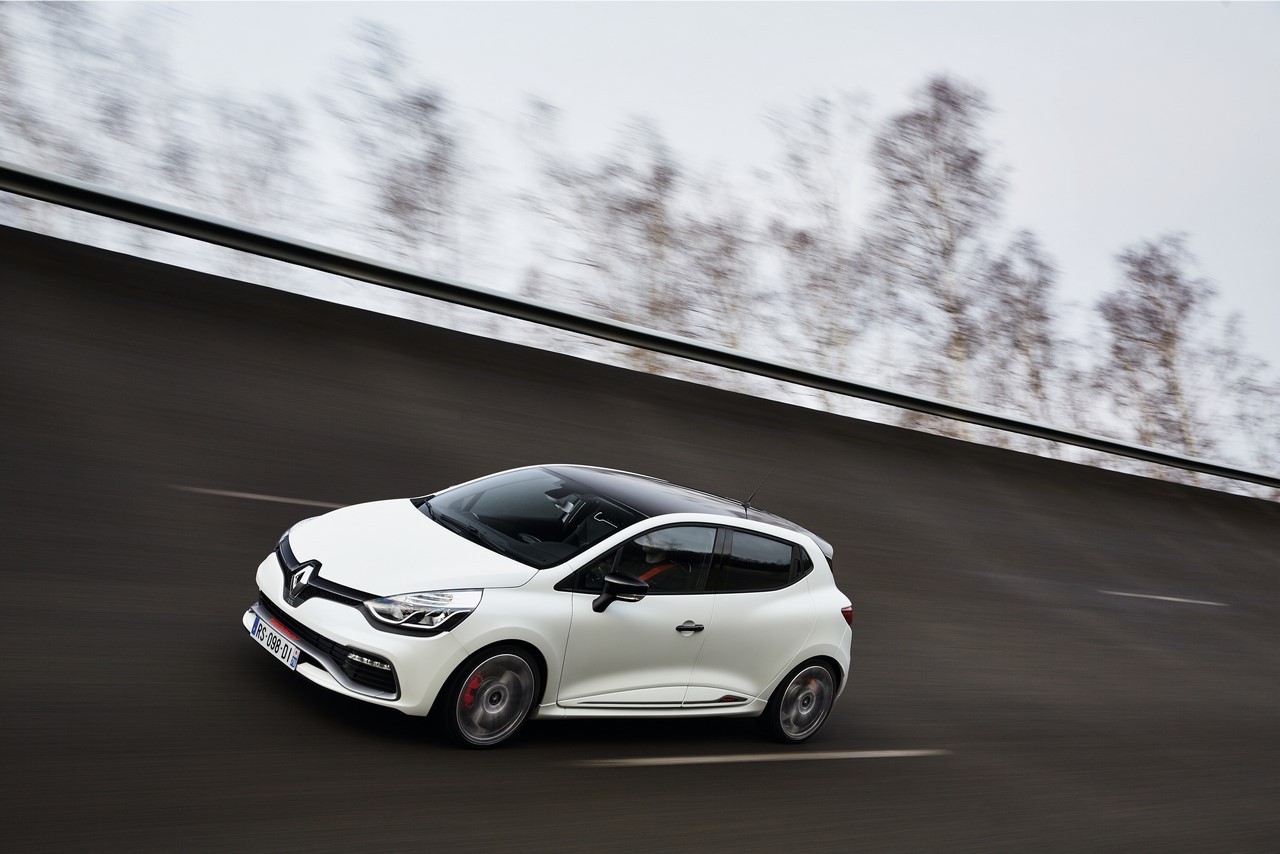 Photo 5 - vue renault Clio RS sur circuit - Future Peugeot 308 GTI : en ...