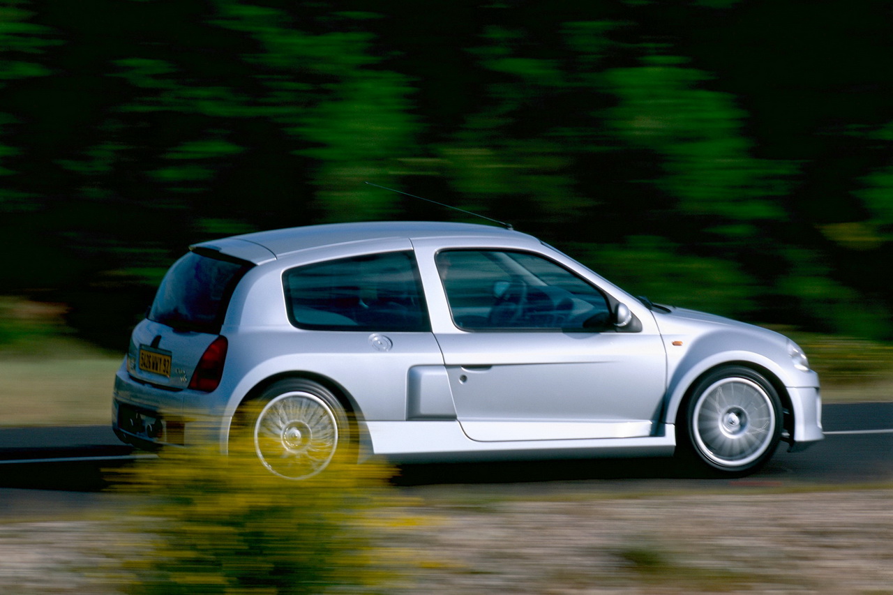 Photo 20 - Renault Clio V6 (2000) - Les voitures françaises fêtent leur ...