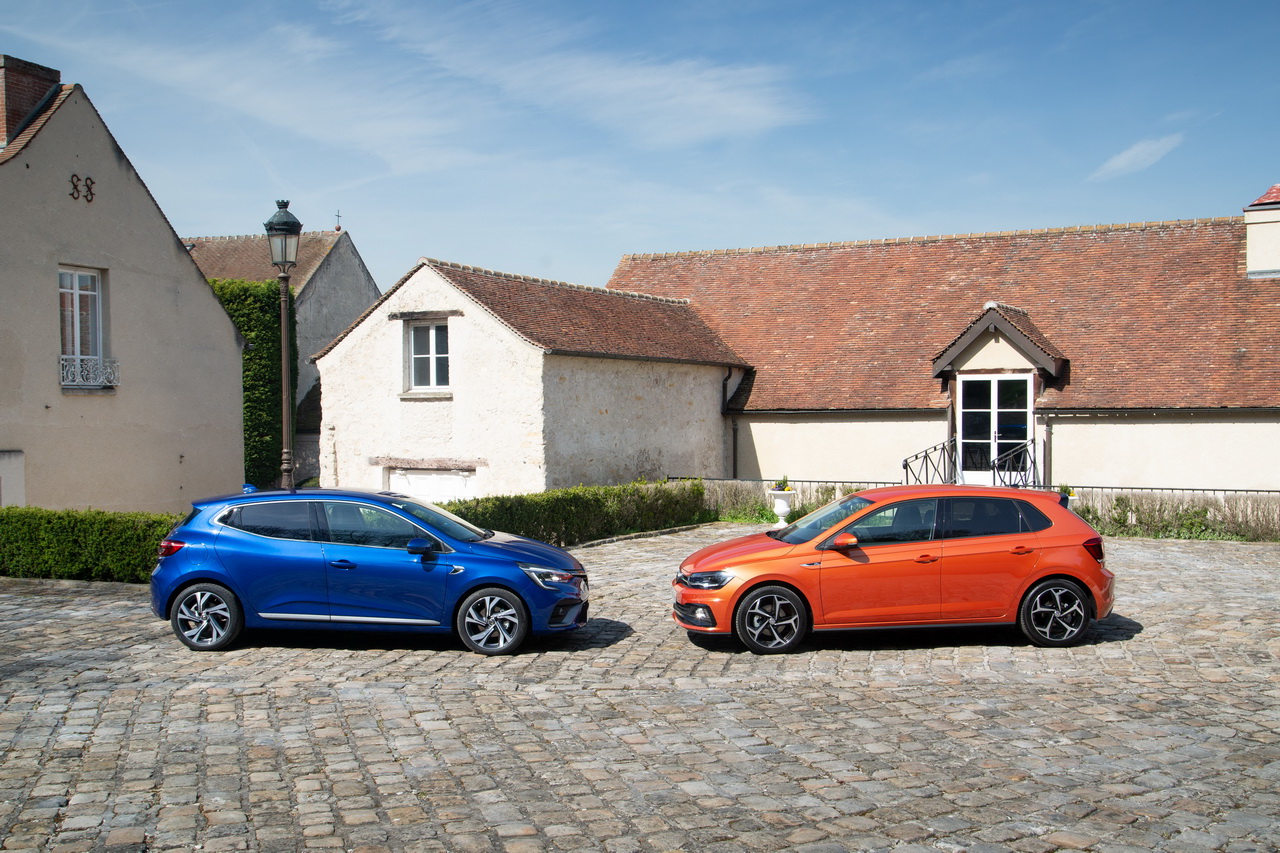 Photo 2 - Renault Clio 5 RS Line Bleu vs Volkswagen Polo 6 - Renault ...