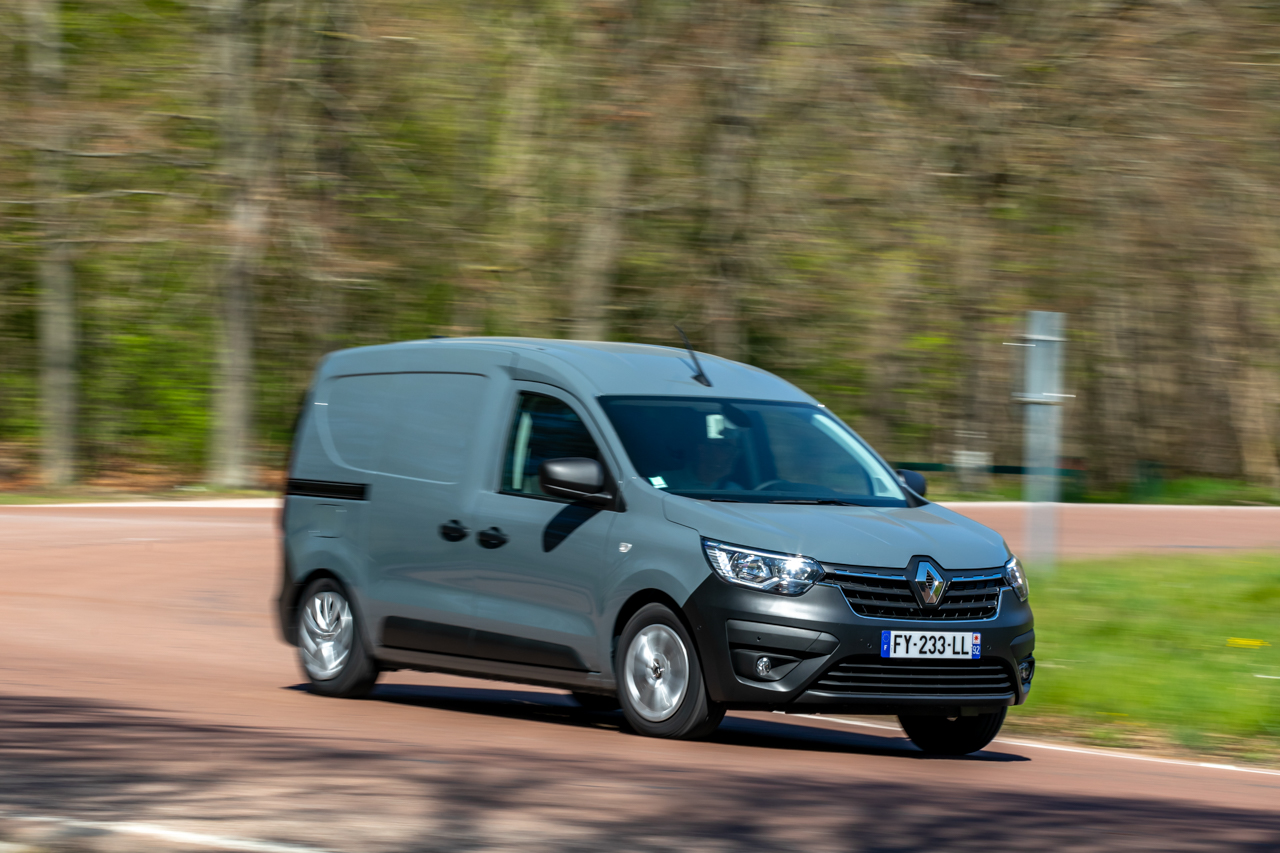 Comparison test: the 2021 Renault Kangoo Van challenges the Express Van ...