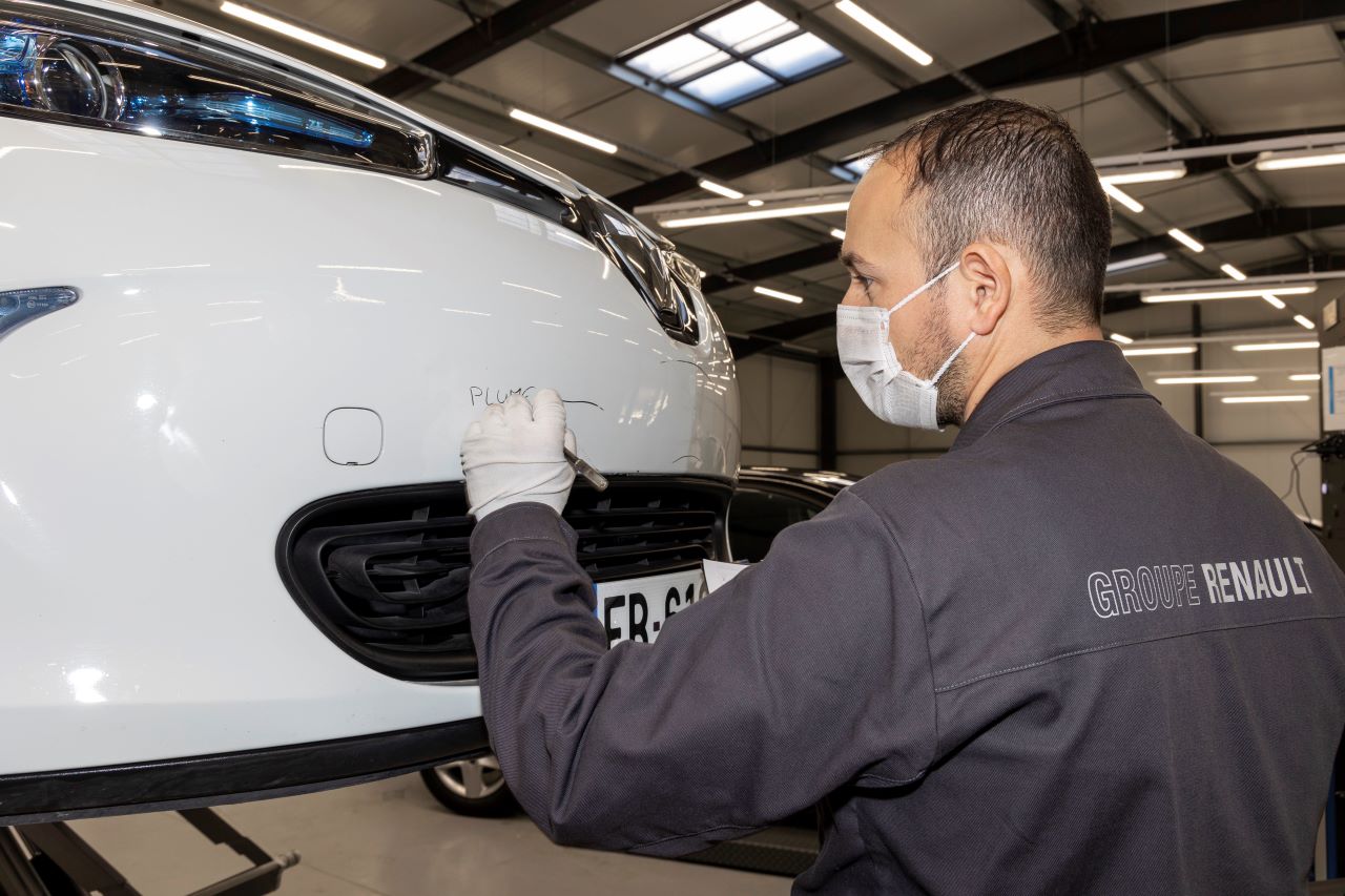 Renault Re-Factory. Dans les coulisses de la Factory VO de Flins