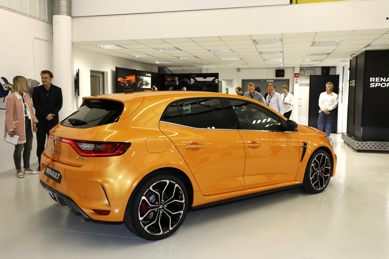Renault Mégane 4 RS 2017 : la sportive en direct du salon de Francfort ...
