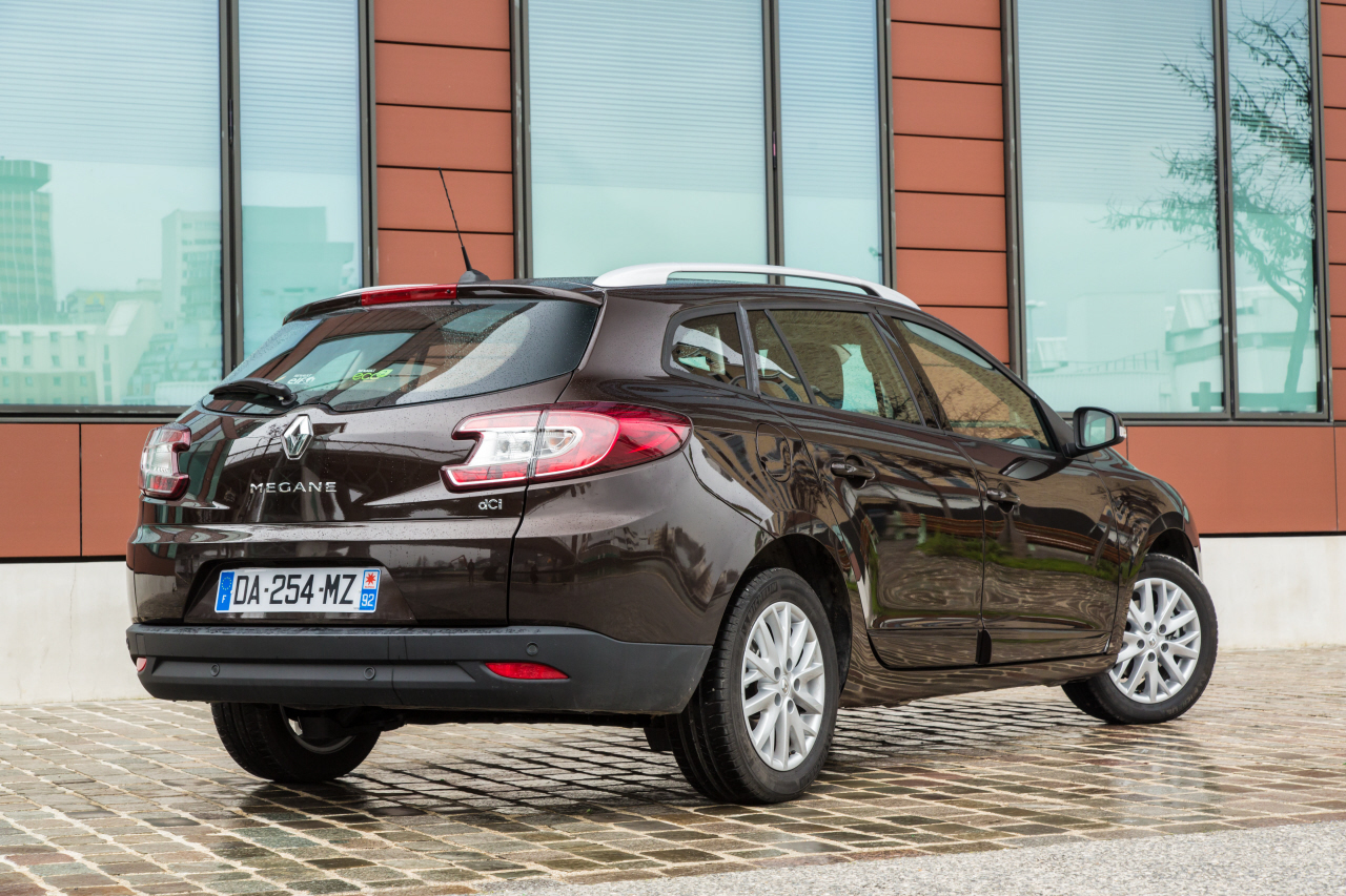 Renault Mégane Estate 2016 : la photo teaser du nouveau break Mégane ...