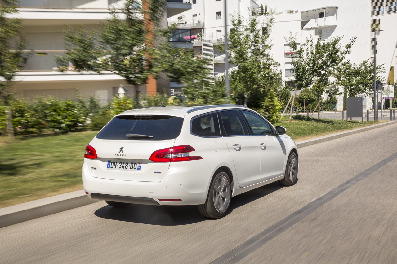Photo 56 - Essai comparatif Renault Mégane Estate (2016) vs Peugeot 308 SW