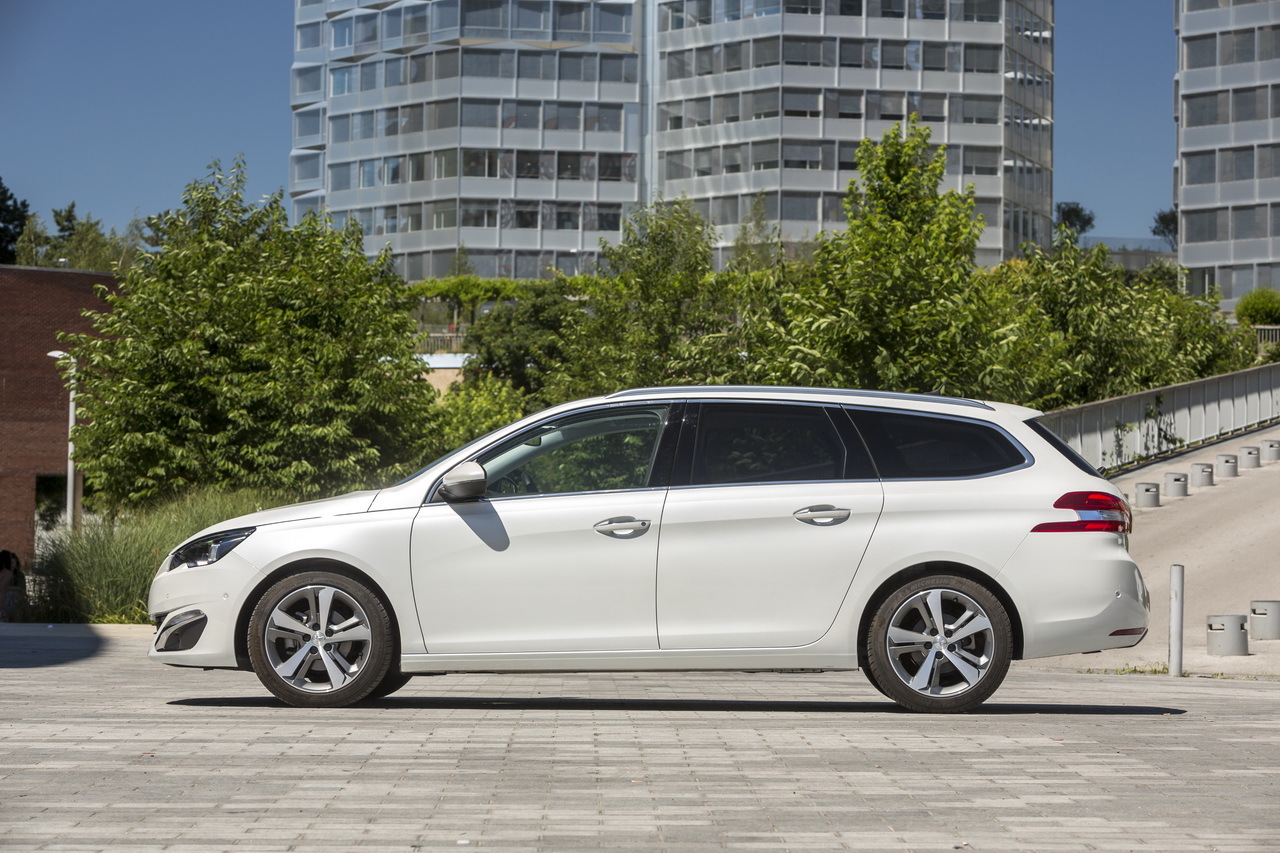 Photo 62 - Essai comparatif Renault Mégane Estate (2016) vs Peugeot 308 SW