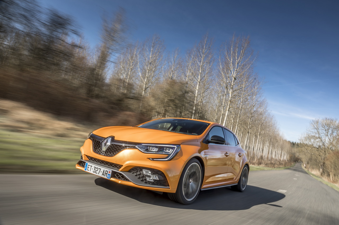 La Renault Mégane RS 280 défie la Volkswagen Golf GTI Performance