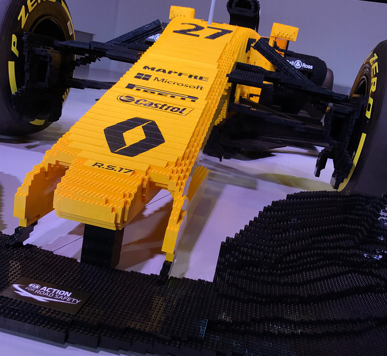 Diaporama et photos - Les Lego s'invitent à l'Atelier Renault | L'Argus