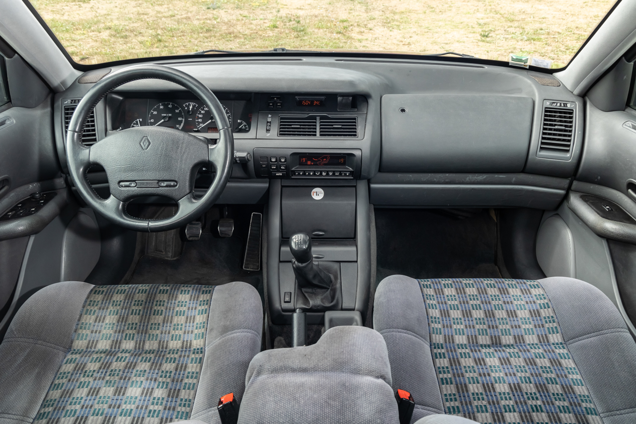 Essai rétro. Renault Safrane, une solide trentenaire