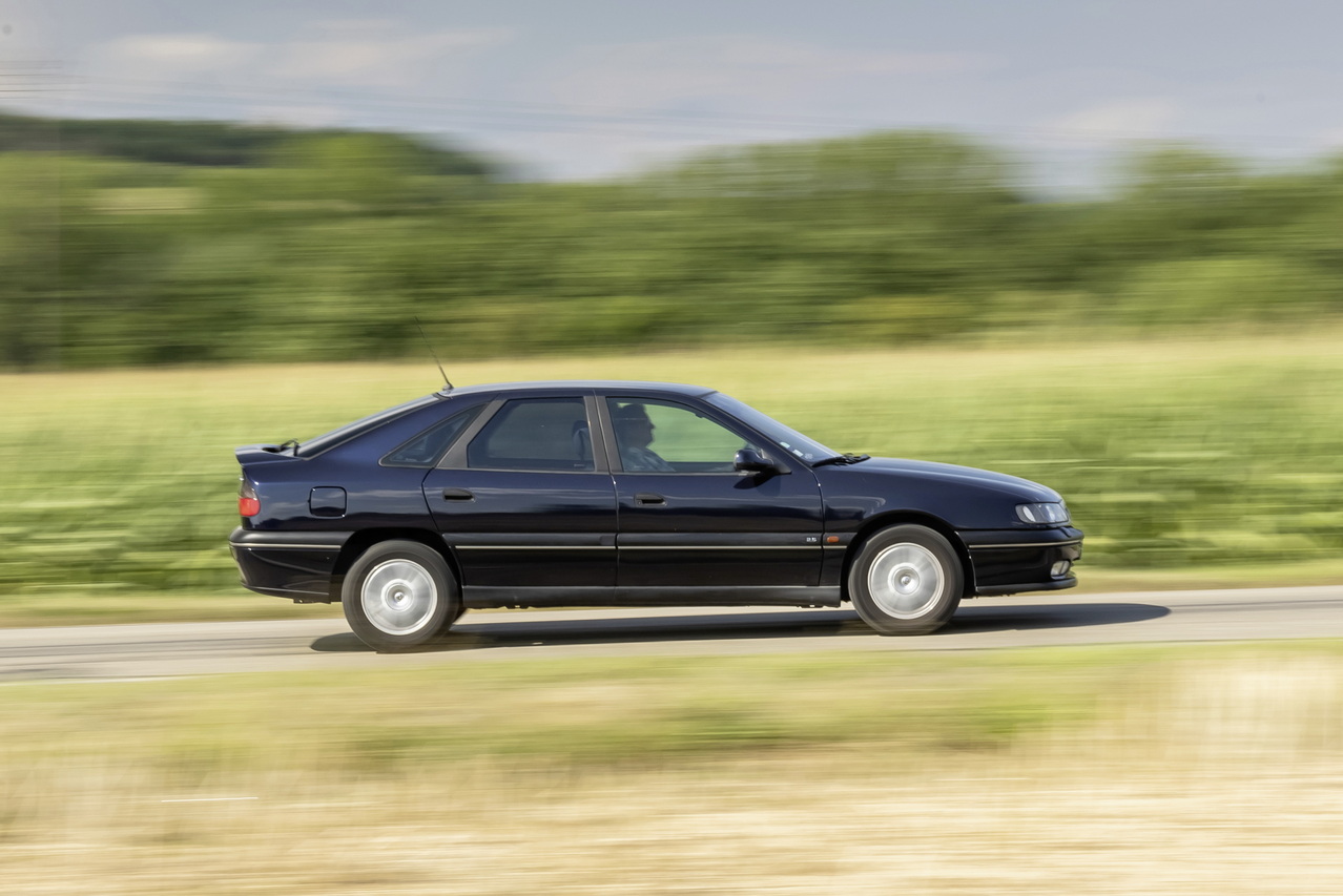 Photo 30 - Renault Safrane E85 - Essai rétro. Renault Safrane, une solide trentenaire