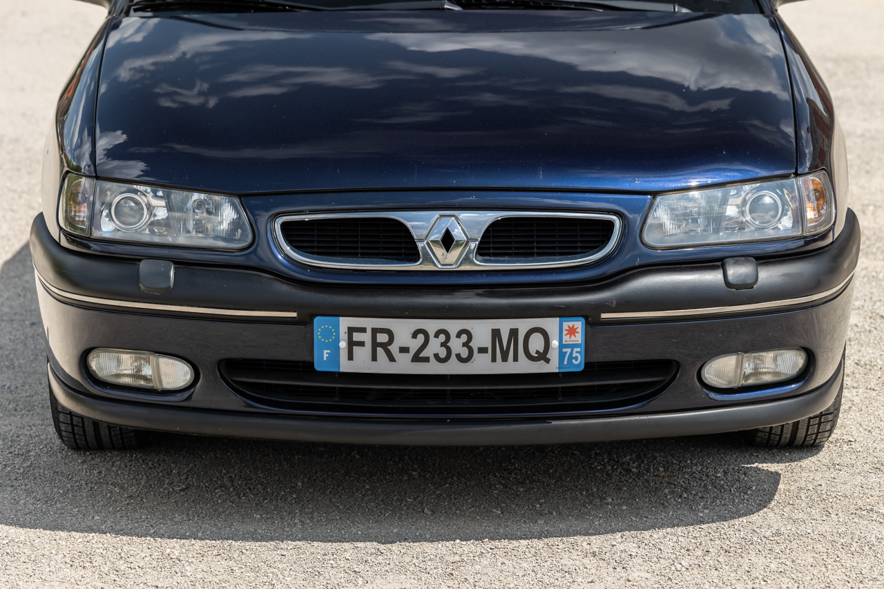 Photo 33 - Renault Safrane 2.5 fiche technique - Essai rétro. Renault ...