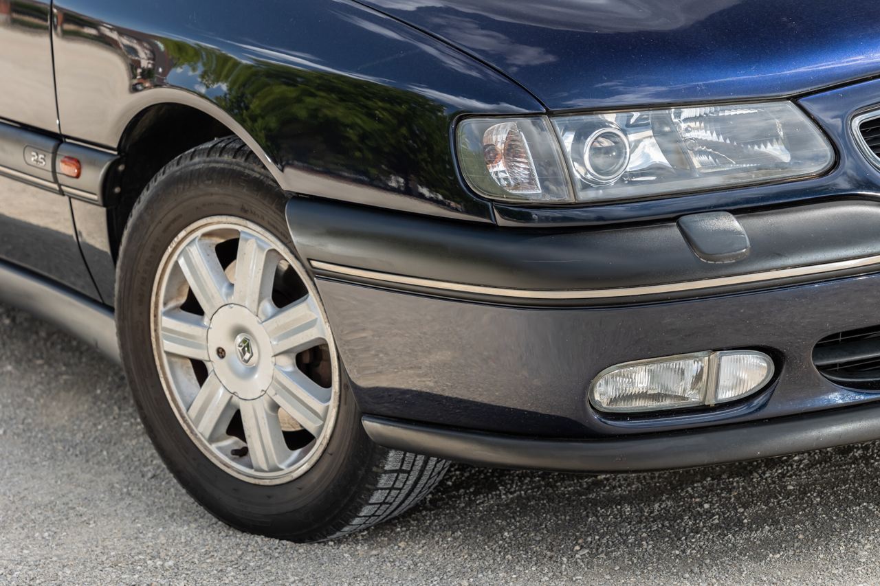 Photo 34 - Renault Safrane 2.5 équipement - Essai rétro. Renault ...