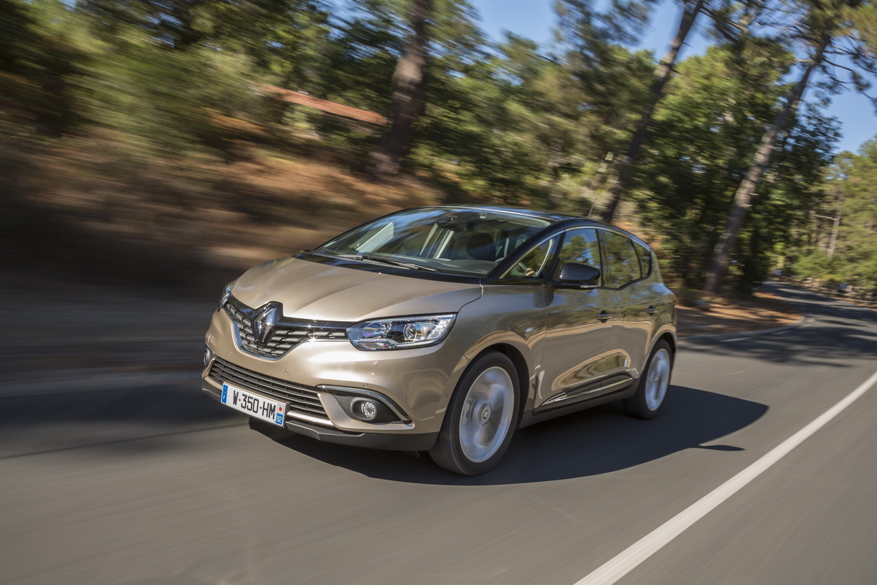 Photo 2 - essai scenic 4 sur la route - Essai Renault Scénic 4 dCi 110 ...
