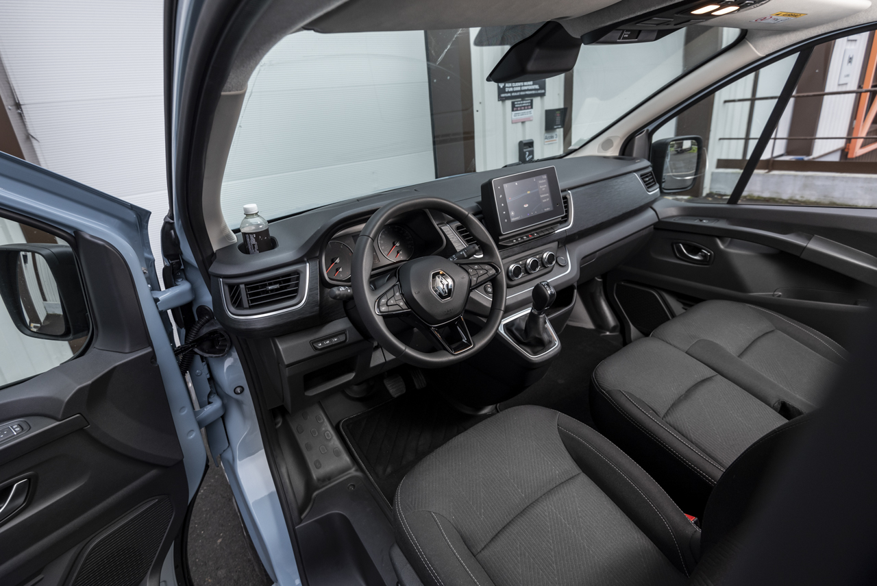 Essai Renault Trafic (2022). Remise à niveau réussie pour l'utilitaire ...