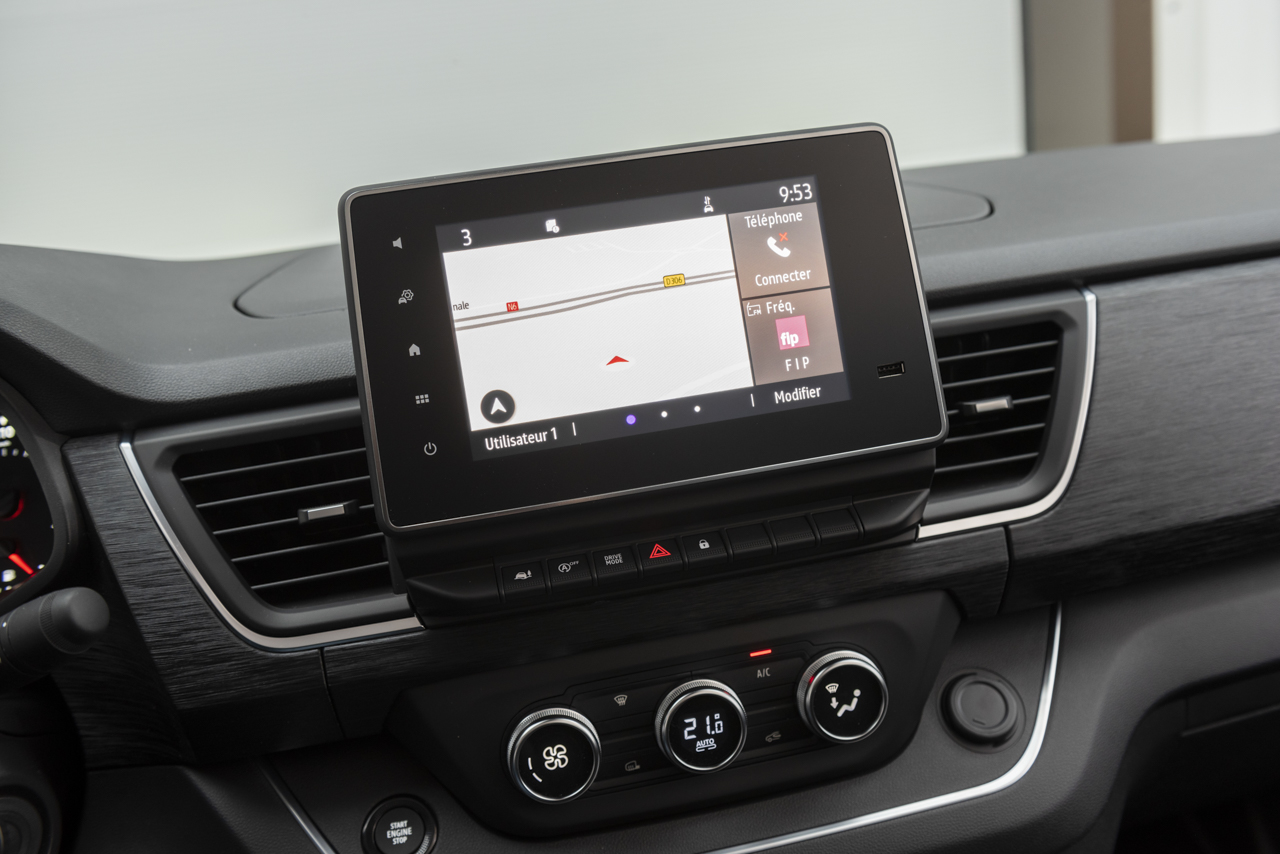 Essai Renault Trafic (2022). Remise à niveau réussie pour l'utilitaire ...