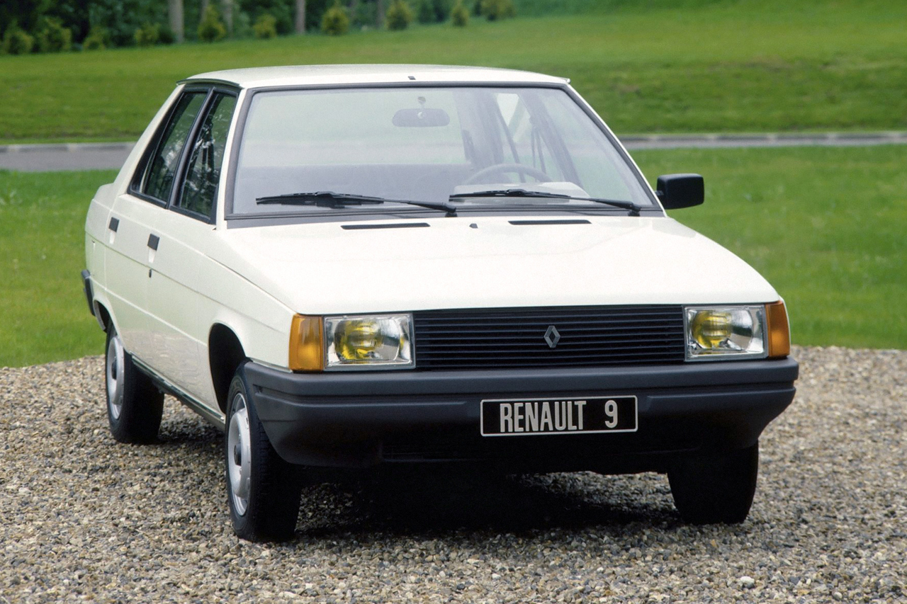 Photo 2 - Renault 9 C version base - Les Renault R9 et R11 fêtent leurs ...