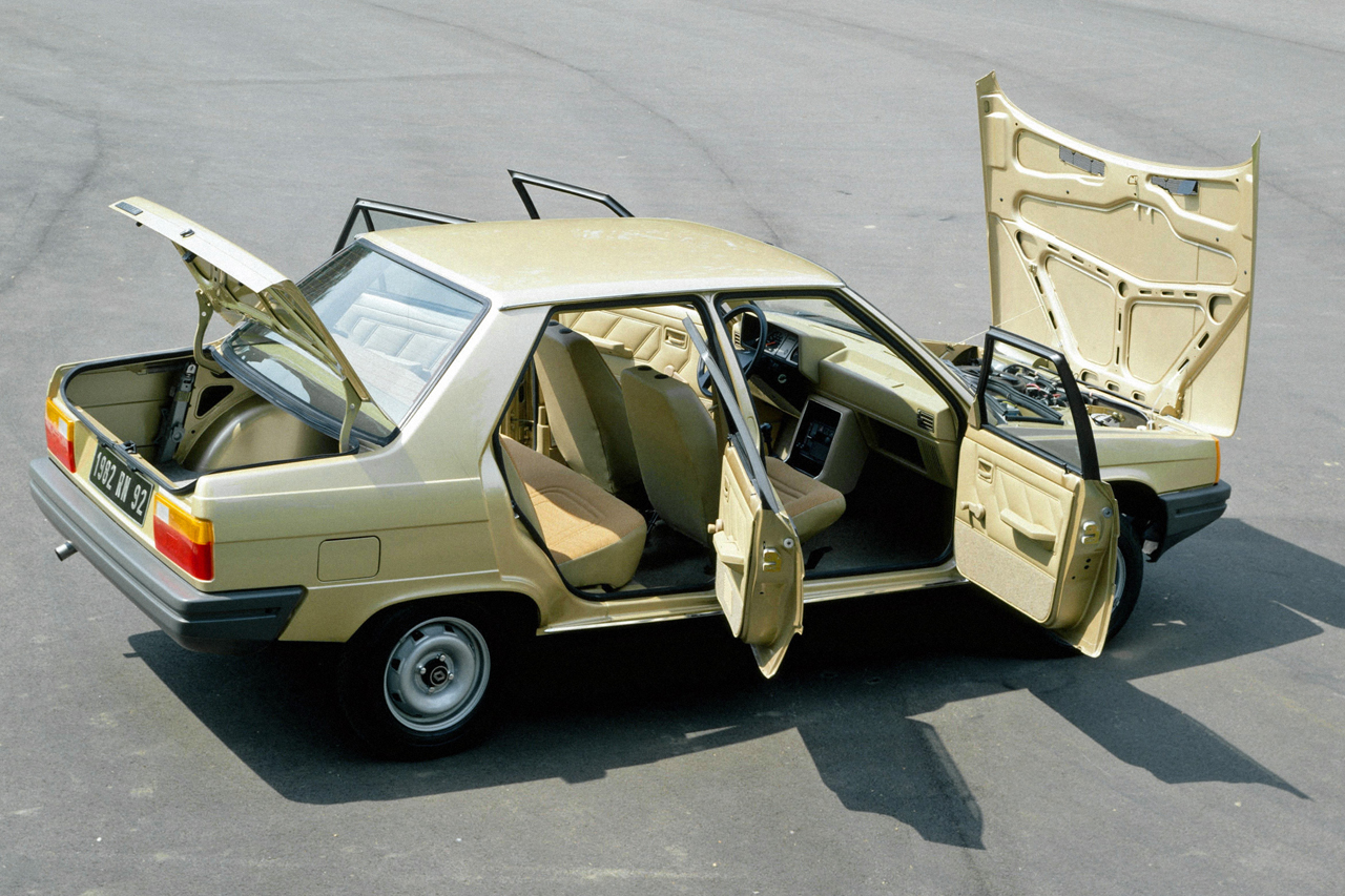 Photo 4 - Renault 9 ouvrants - Les Renault R9 et R11 fêtent leurs 40 ans