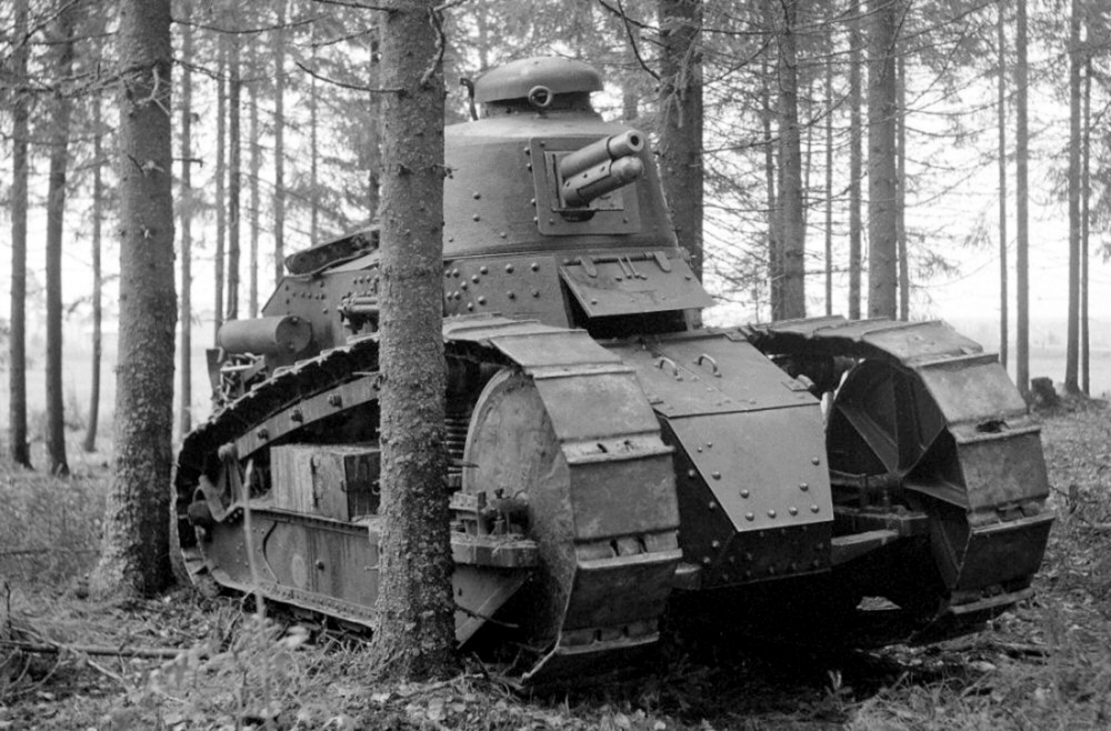 Photo 6 - char renault ft-17 - Peugeot. Son premier modèle hybride est ...