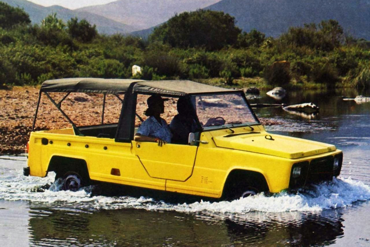 Photo 21 - Renault Rodéo 6 vue avant jaune franchissement de gué - La ...