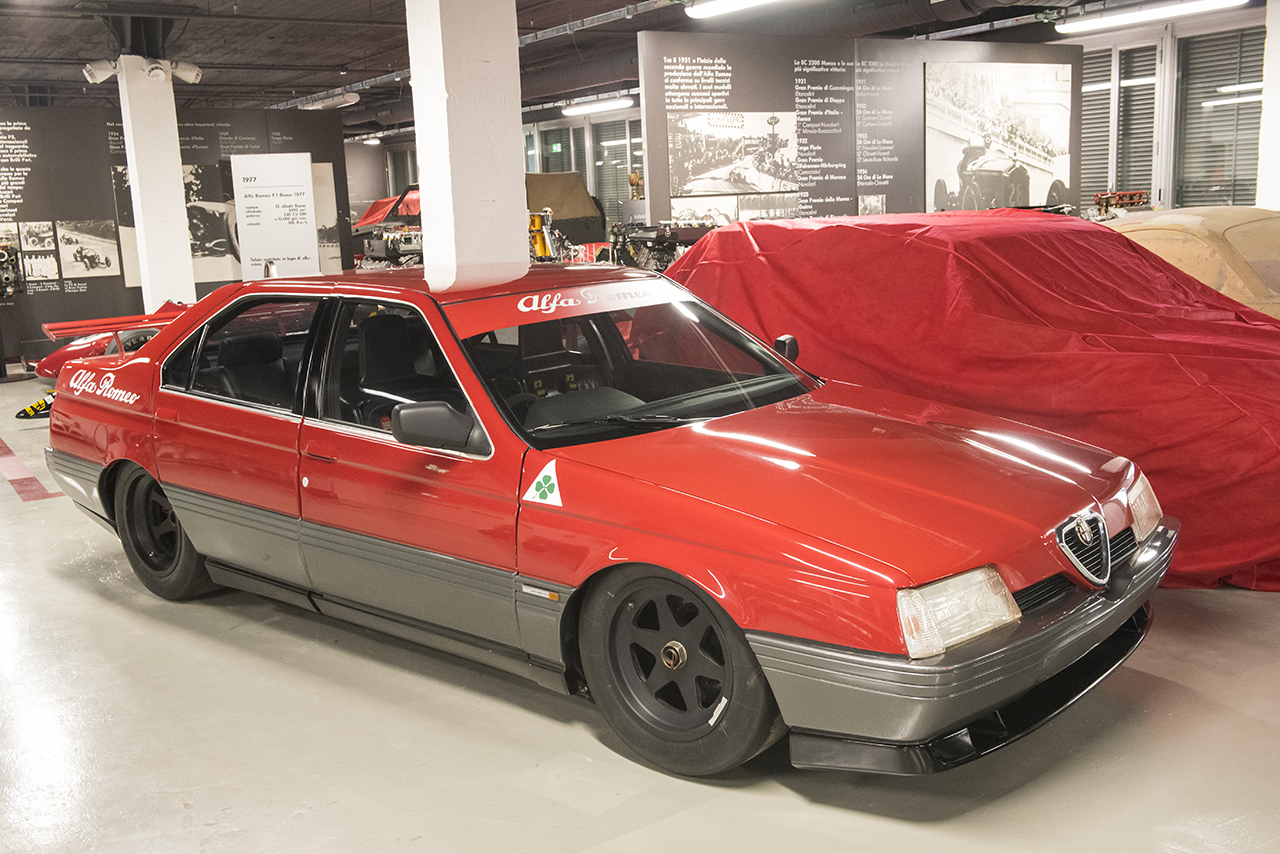 Alfa Romeo 164 Procar. Un V10 de Formule 1 sur la banquette arrière - L ...
