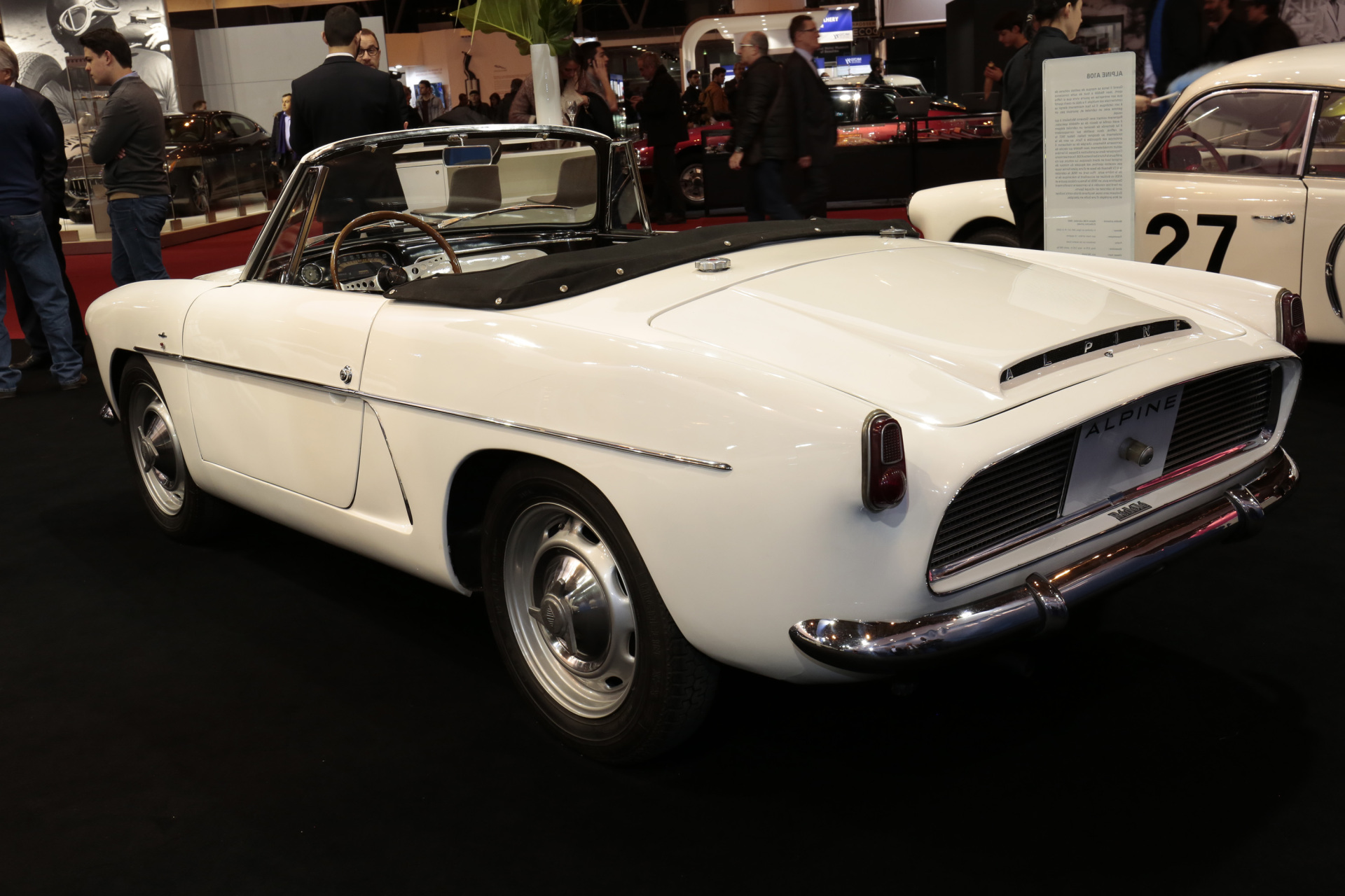 Photo 5 - Alpine A108 cabriolet vue arrière couleur blanche ...