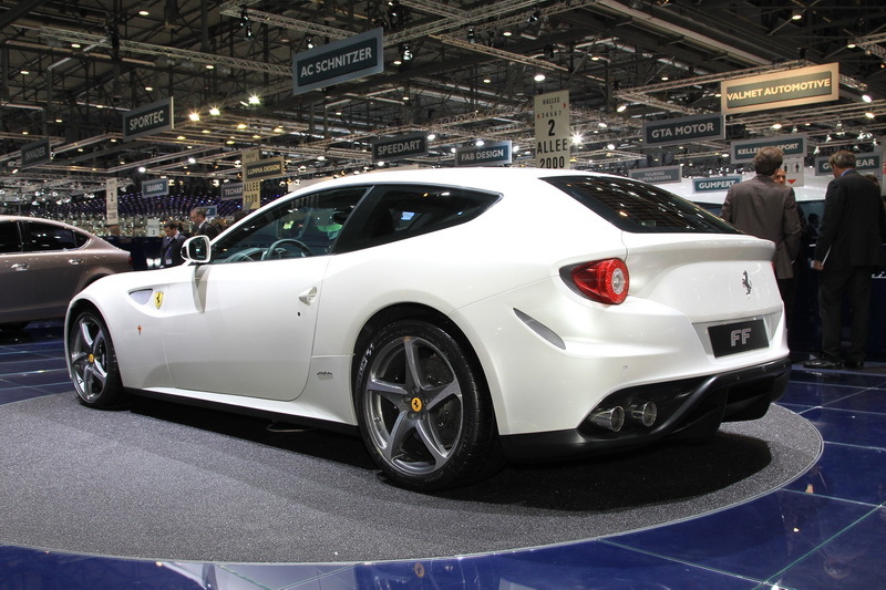 Photo 8 - 3/4 arrière Ferrari FF blanche salon de Genève - Ventes 2015 ...