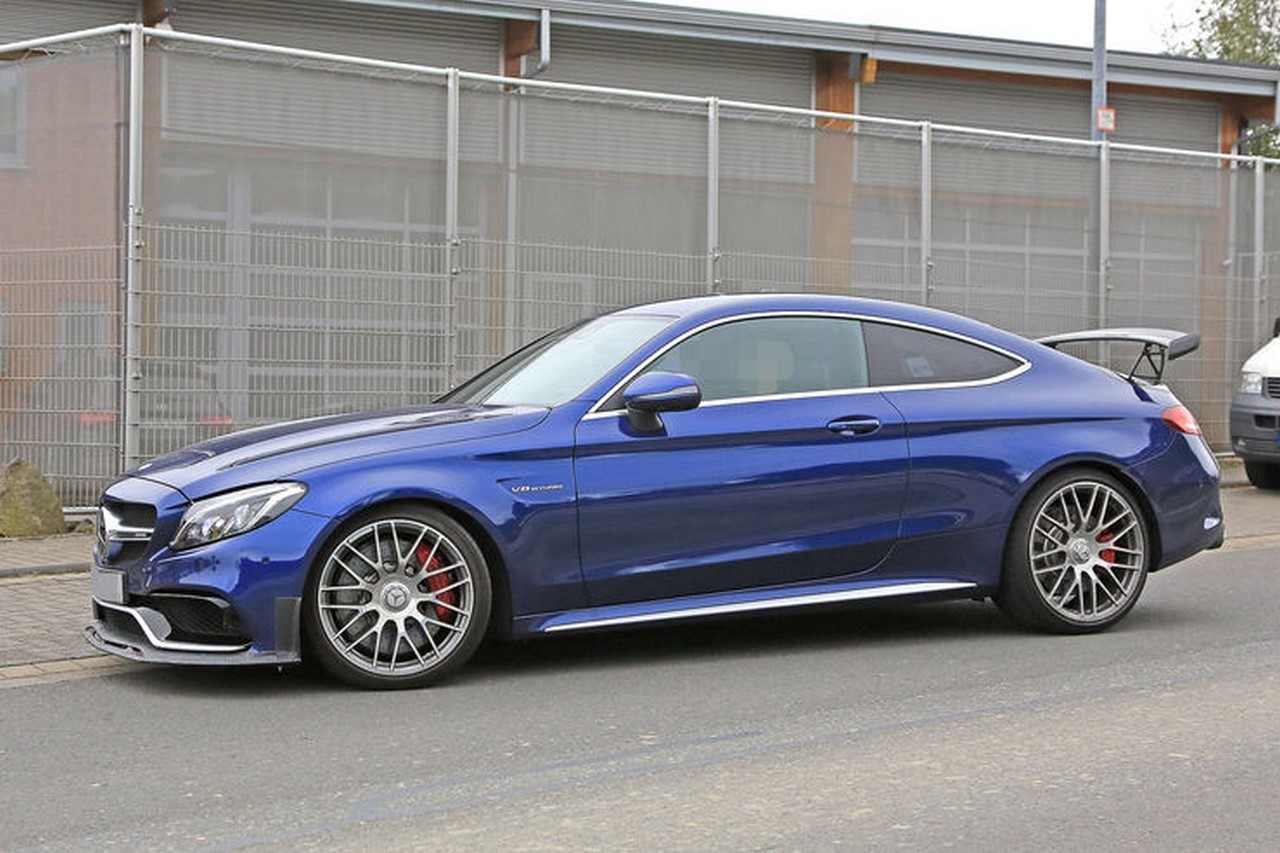 Spyshots. La future Mercedes-AMG C 63 R en photos et en vidéo