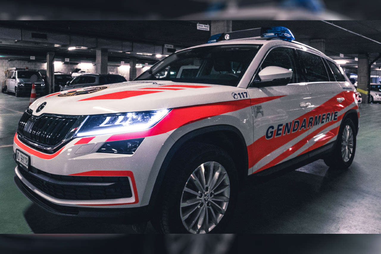 Photo 37 - Skoda police suisse - Tour du monde des Skoda aux couleurs ...