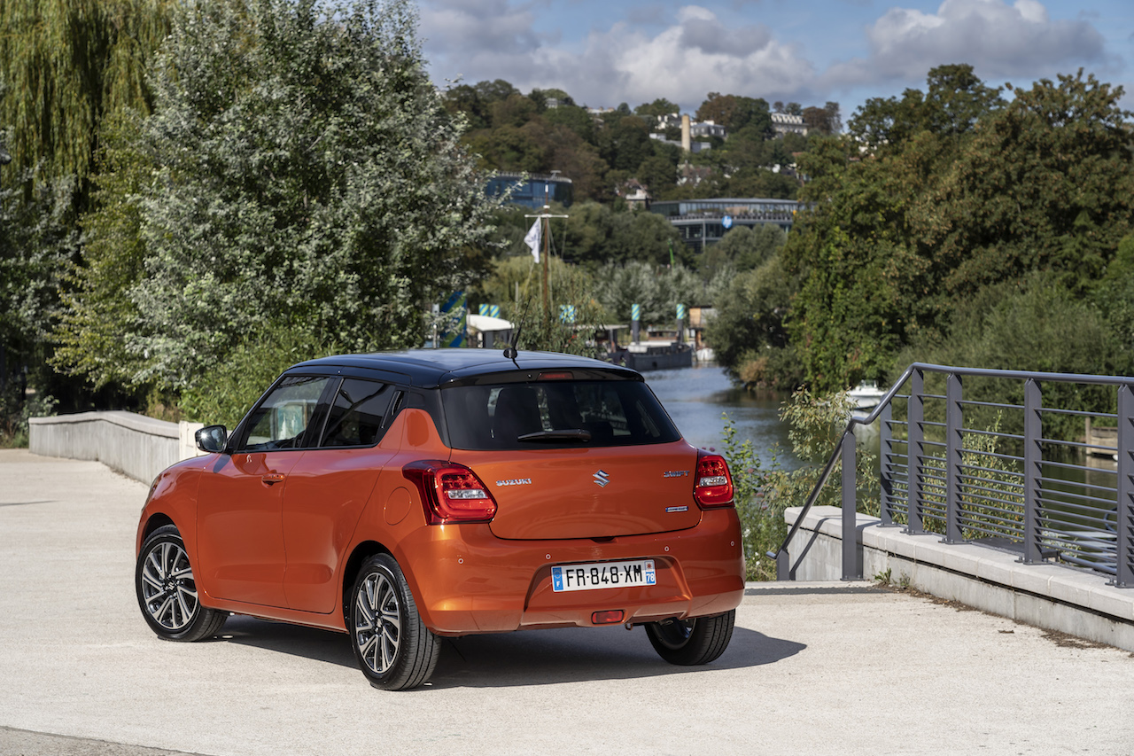Photo 3 - Suzuki Swift 2021 vue arrière peinture So'Color - Suzuki ...