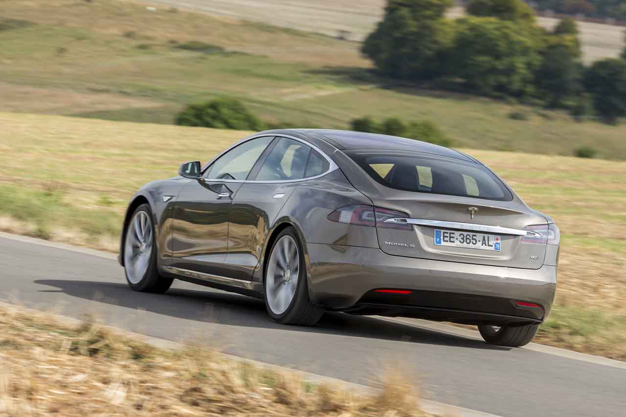 Photo 4 - Tesla Model S grise - Tesla. Une production et des livraisons ...
