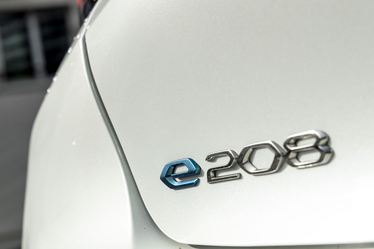 Photo 25 - logo e208 - Essai Peugeot e-208 : quelle autonomie réelle ...