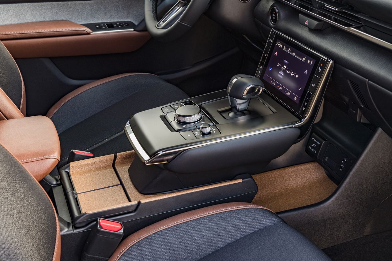 Photo 11 - Console centrale Mazda MX-30 (2020) - Essai Mazda MX-30 ...