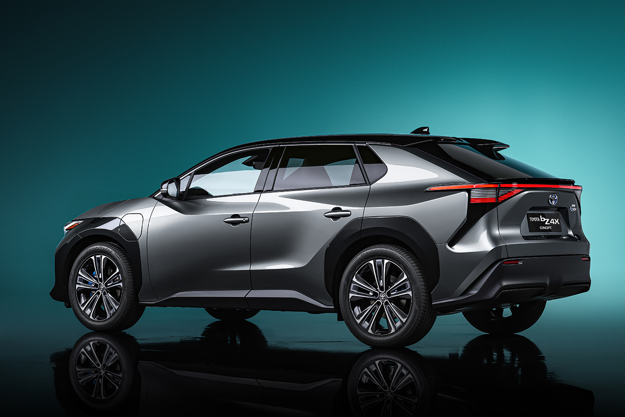 Diaporama et photos - Toyota BZ4X (2022). Un SUV compact 100% électrique futuriste | L'Argus