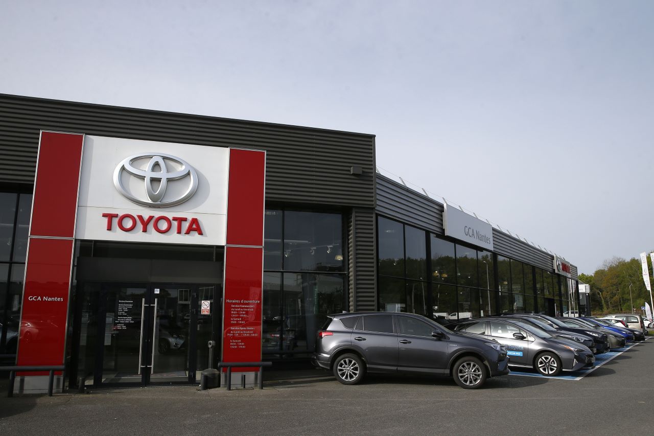 Photo 11 - concession automobile toyota en france - Frank Marotte ...