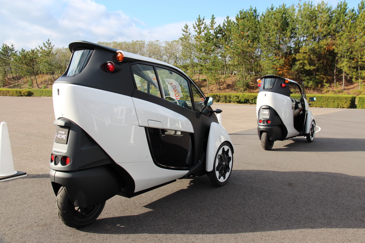 Essai vidéo du Toyota I-Road : une expérience de conduite unique et ludique