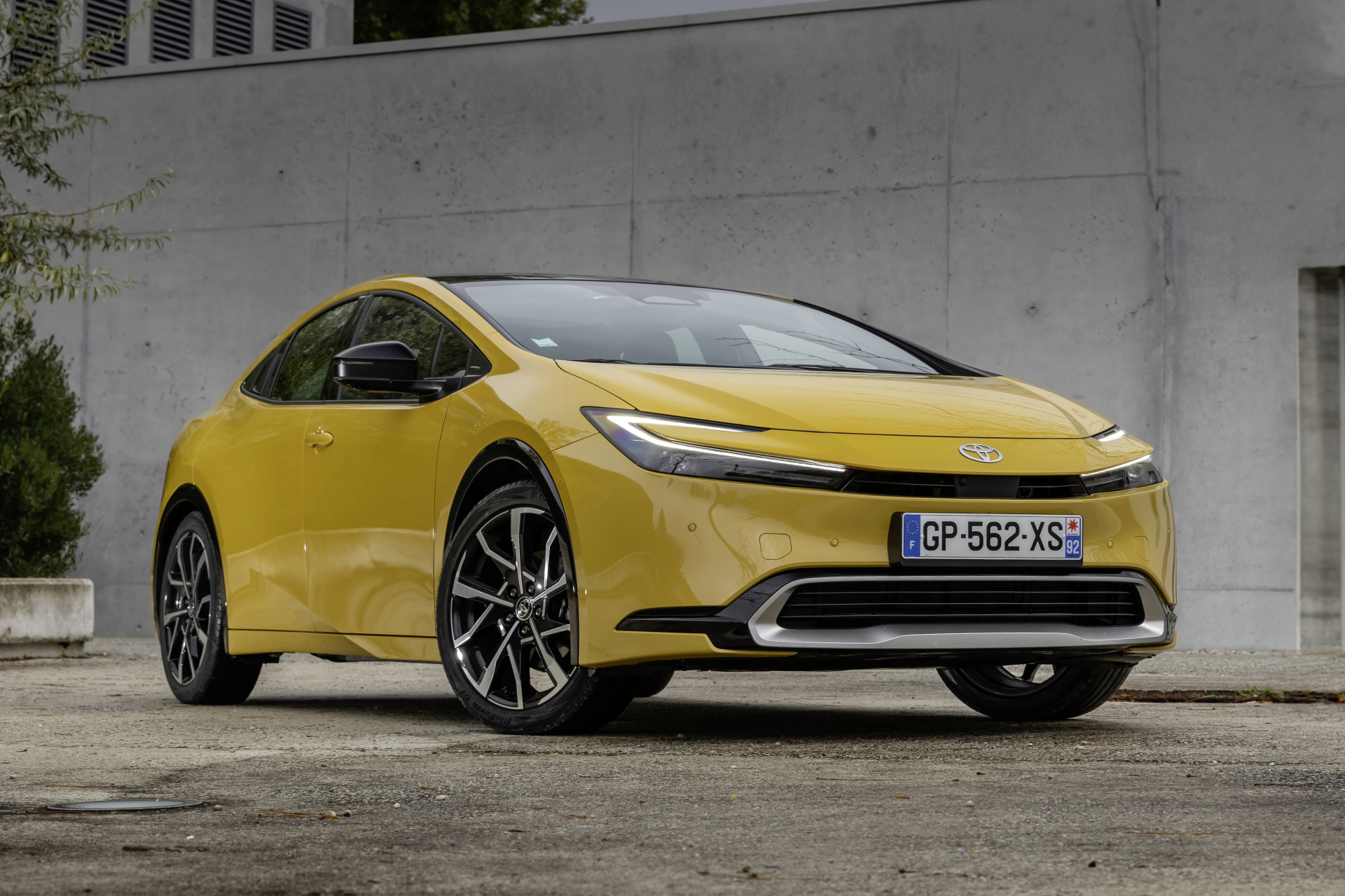 Photo 1 - Toyota lance les premières offres de LLD de la nouvelle Prius ...