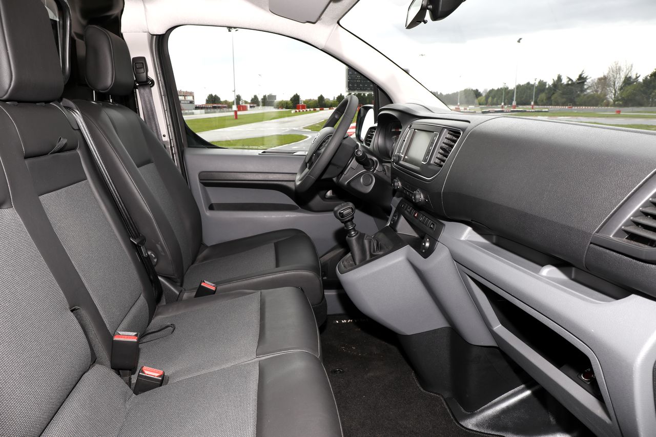 Essai Toyota ProAce Compact 115 D-4D Business : un sérieux challenger