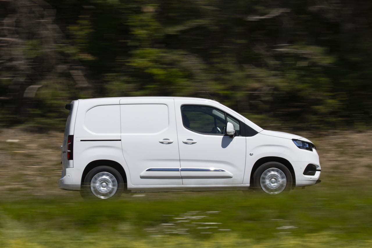 Photo 4 - Toyota Proace City 1.5 D-4D 100 profil - Essai Toyota Proace ...