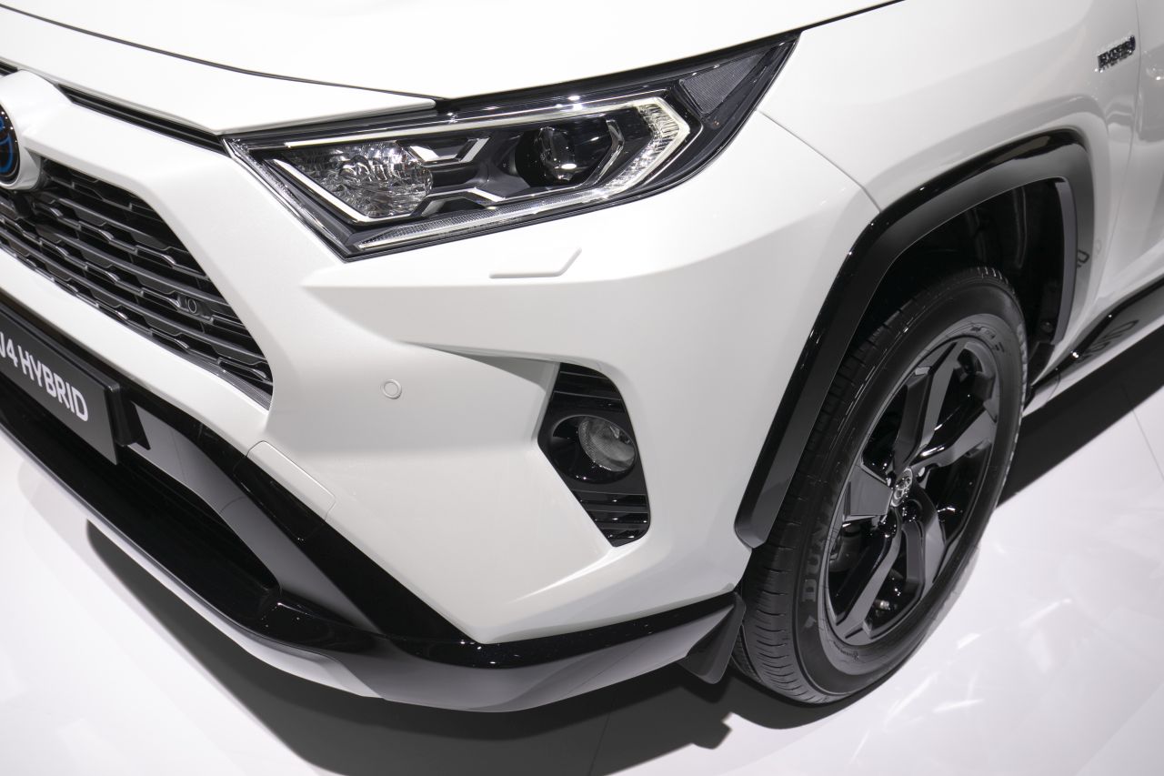 Toyota RAV4 vs Honda CR-V : le match des SUV hybrides en images - Photo ...