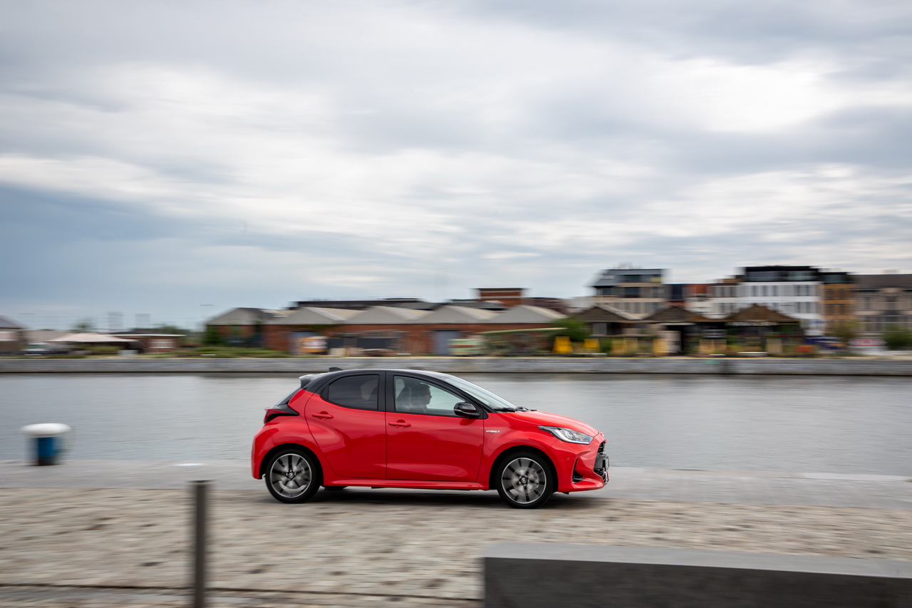 Photo 5 - toyota yaris hybride rouge - Essai Toyota Yaris hybride (2020 ...