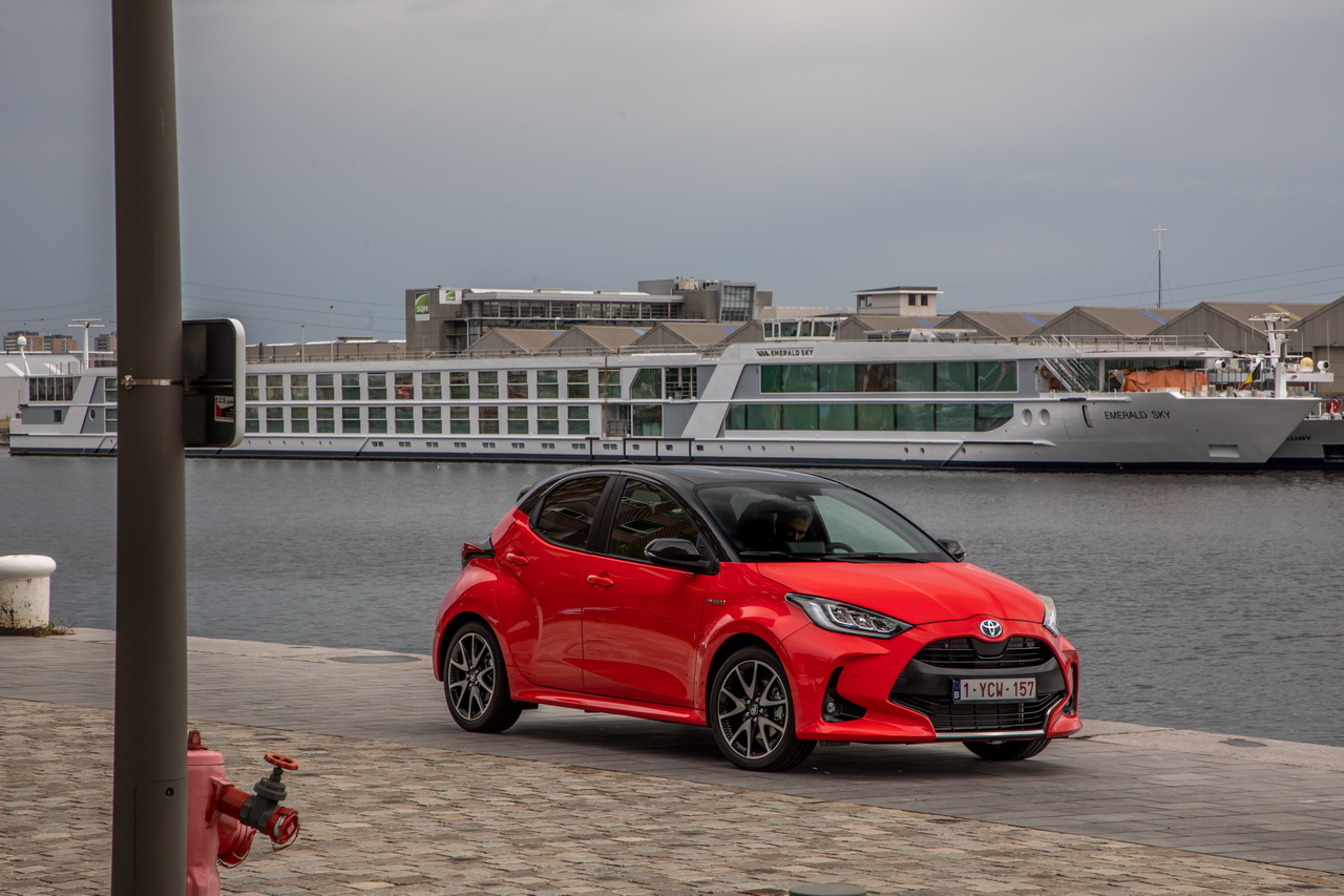 Photo 30 - toyota yaris hybride rouge - Essai Toyota Yaris hybride ...