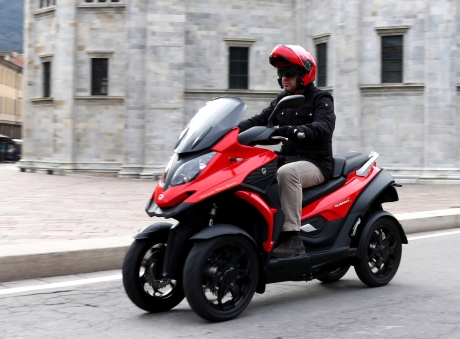 Quadro 4 : le 1er scooter à quatre roues en concession début 2015