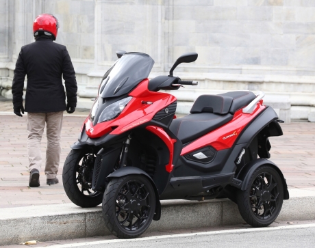 Quadro 4 : le 1er scooter à quatre roues en concession début 2015