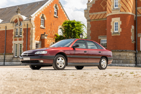 Essai rétro Renault Safrane V6 et 5 cylindres : du solide