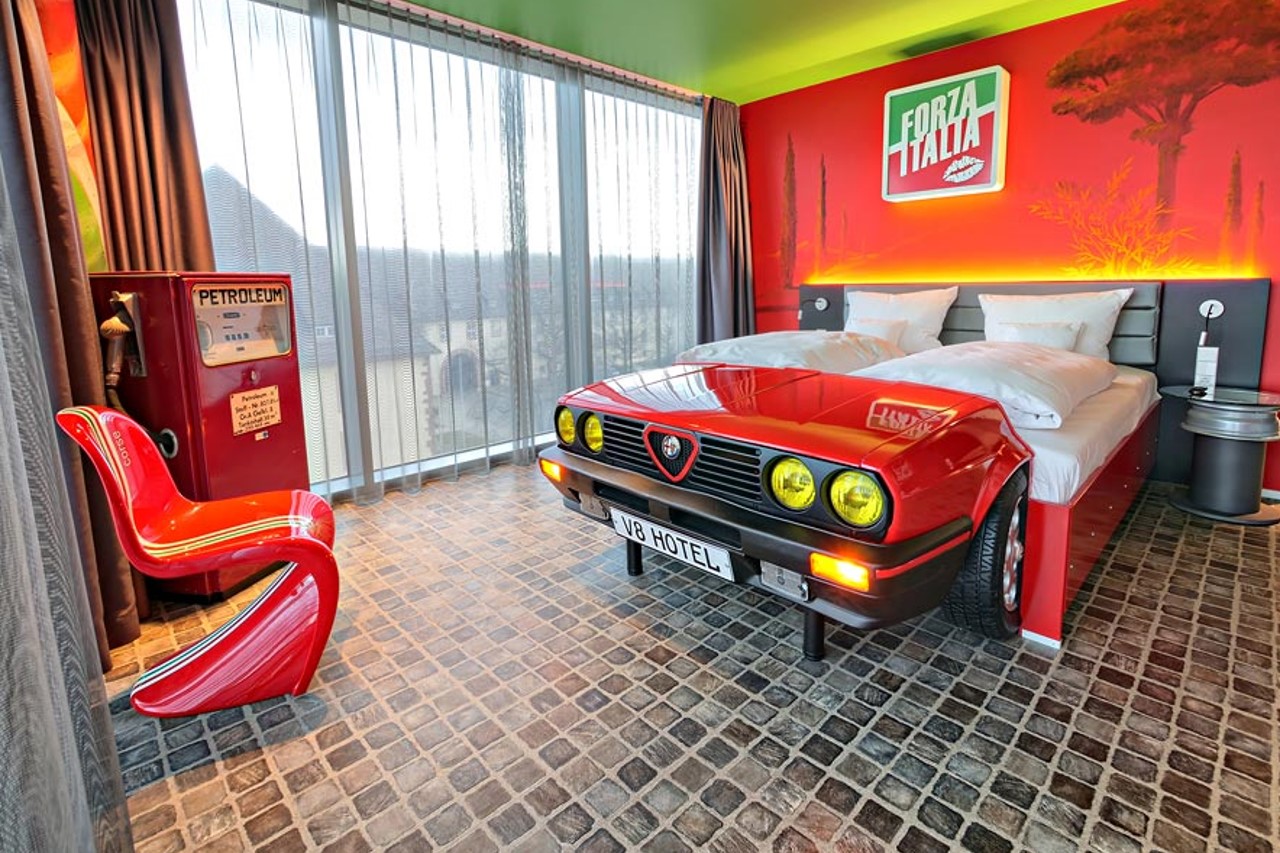 Photo 21 - V8 Hotel chambre Alfa Romeo - V8 Hotel. Un établissement à ...