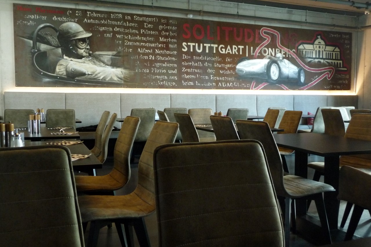 V8 Hotel. Un établissement à thème pour les fans d'auto en Allemagne