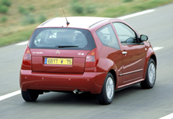 CITROËN C2 1.4 HDi Exclusive - RENAULT Clio 1.5 dCi 65 Privilège 3 p ...